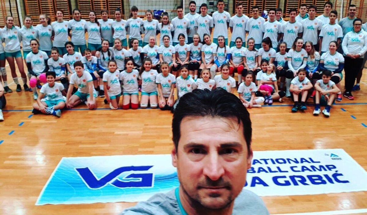 ЕКСКЛУЗИВНО: Вања Грбић - Одбојка на снегу за дочек Нове